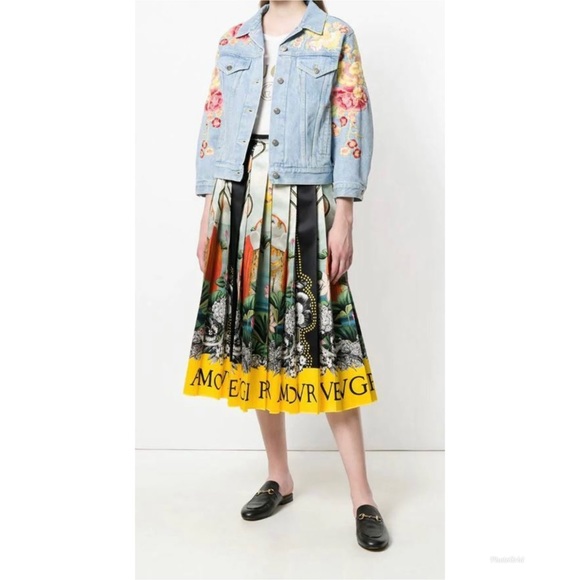 Gucci | Skirts | Gucci Elephant And Waterlily Print Pleated Satin Skirt ...